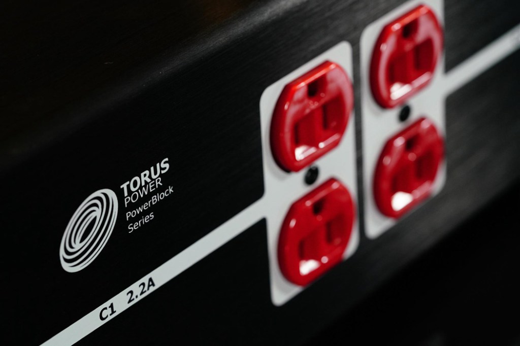 Torus PowerBlock Series Isolation Transformer Power Conditioner ...